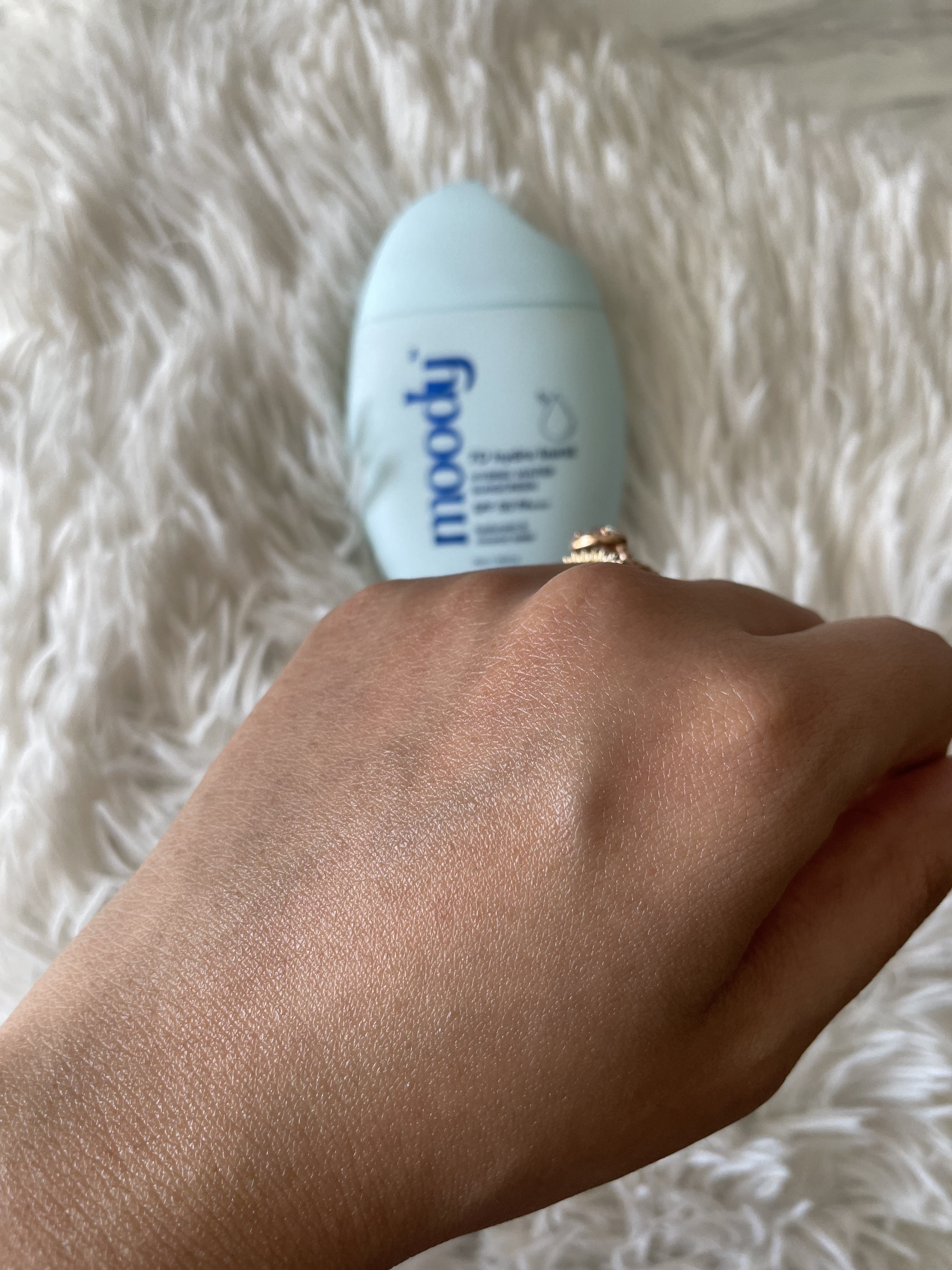 Moody – Hydro Burst Water Sunscreen with SPF 50 PA +++ Review - A ...